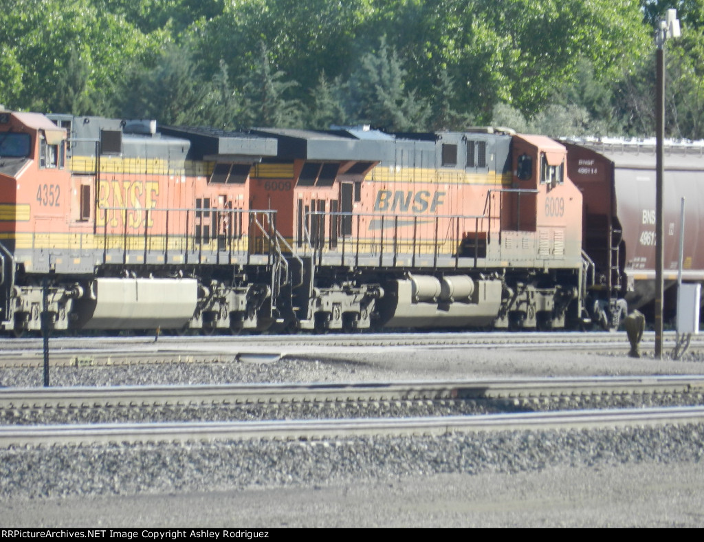 BNSF 6009
